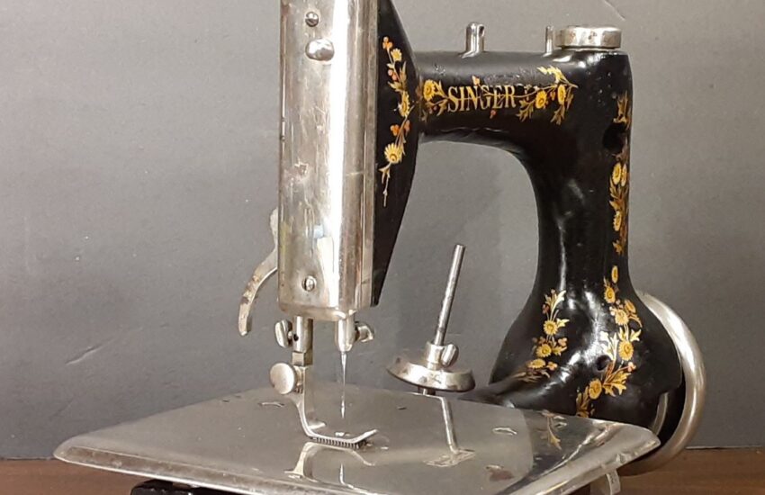 Singer Model 201 - Tally Sew LLC